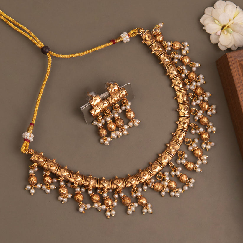Necklace 330 – Urvasi ladies novelty